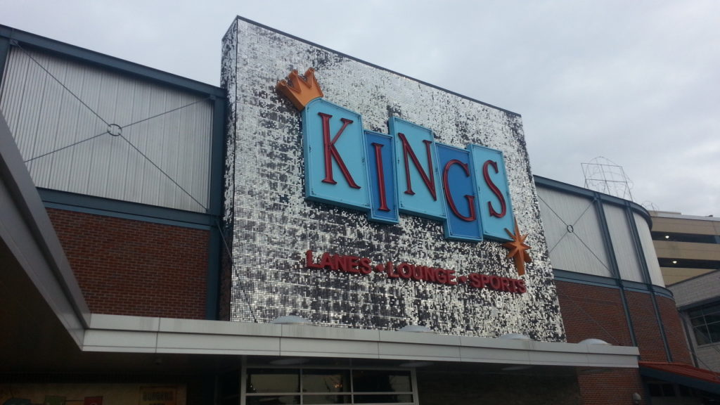 Custom Signs, Box Signs, Pylon Signs, Outdoor Business Signs in Elgin, IL